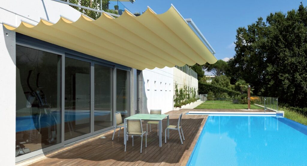 Toldos y lonas para negocios: protección y publicidad en uno - Todo sobre toldos